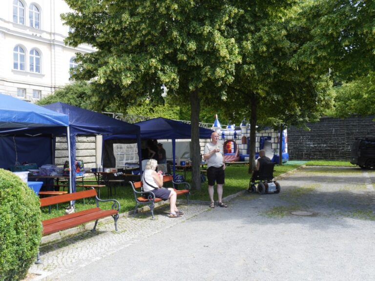 Bei herrlichem Wetter erneut Sommerfest im Greizer Schlossgarten ...